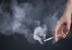 Vape vs Rokok: Mana yang Lebih Aman untuk Tubuh? | Hello Sehat
