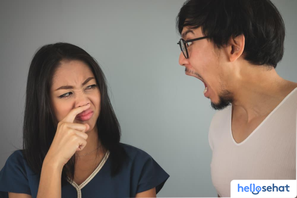 Pasangan Bau Mulut? Ini 4 Langkah Bijak Menghadapinya • Hello Sehat