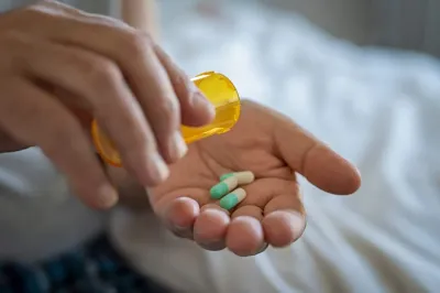 Mengenal Antiviral, Obat Khusus untuk Penyakit Infeksi Virus | Hello Sehat