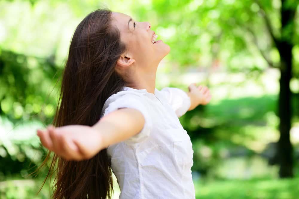 7 Cara Membersihkan Paru-Paru Perokok Pasif - Hello Sehat
