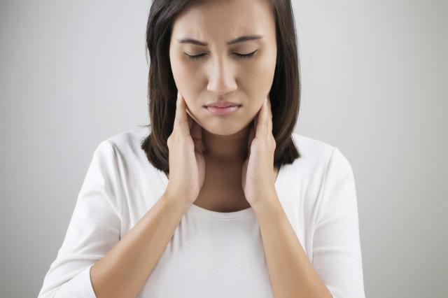5 Gejala Hipertiroid yang Sering Muncul - Hello Sehat