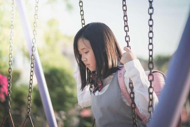 Anak Pendiam, Inilah Penyebab dan Tips Menghadapinya - Hello Sehat