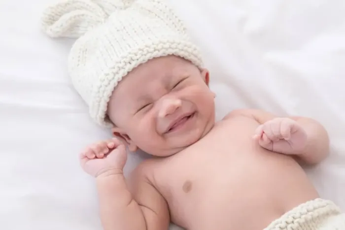 13 Daftar Perlengkapan Wajib untuk Bayi Baru Lahir - Hello Sehat