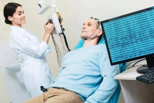 Pemeriksaan EEG: Fungsi, Prosedur, dan Efek Samping