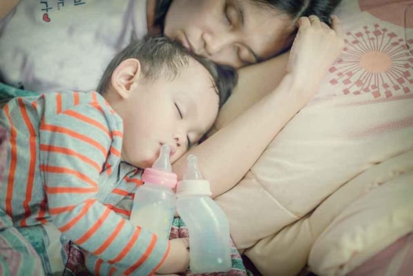 5 Risiko jika Bayi Tidur Satu Ranjang dengan Orangtua 5 Risiko jika Bayi Tidur Satu Ranjang dengan Orangtua