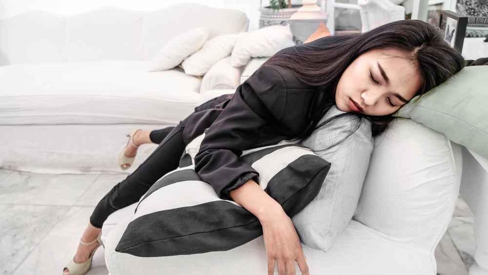 Fatigue (Kelelahan Parah): Gejala, Penyebab, dan Pengobatan