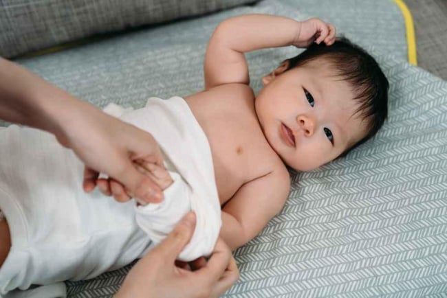 Keringat Dingin pada Bayi: Gejala, Penyebab, dan Pengobatan Keringat Dingin pada Bayi: Gejala, Penyebab, dan Pengobatan