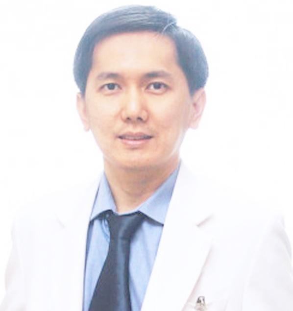 dr. Handy Wing, SpB-KBD, FBMS, FINACS, FICS, Hello Sehat