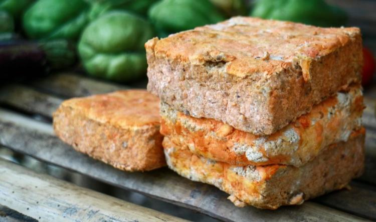 6 Manfaat Oncom, Makanan Murah nan Bergizi - Hello Sehat