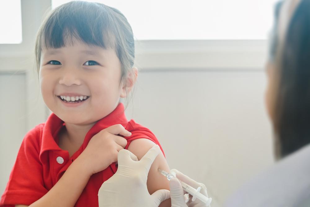 11 Tips Menghadapi Anak yang Takut Disuntik | Hello Sehat
