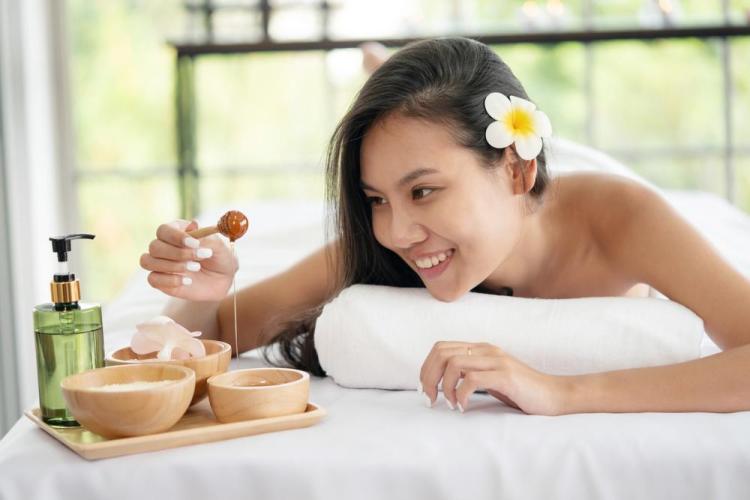 Madu Untuk Kulit Kering Ini Manfaat Dan Efek Sampingnya Hello Sehat