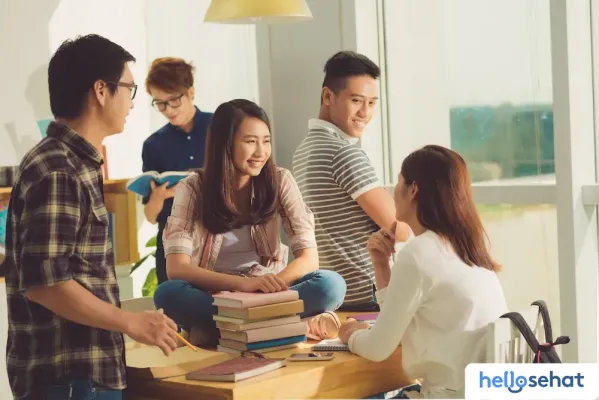 6 Cara Memilih Teman yang Baik dan Manfaatnya - Hello Sehat