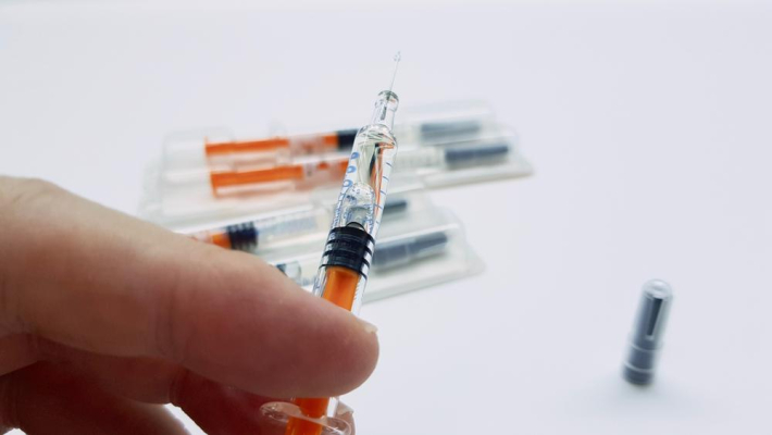 Peginterferon Alfa-2a: Kegunaan, Dosis, Efek Samping - Hello Sehat