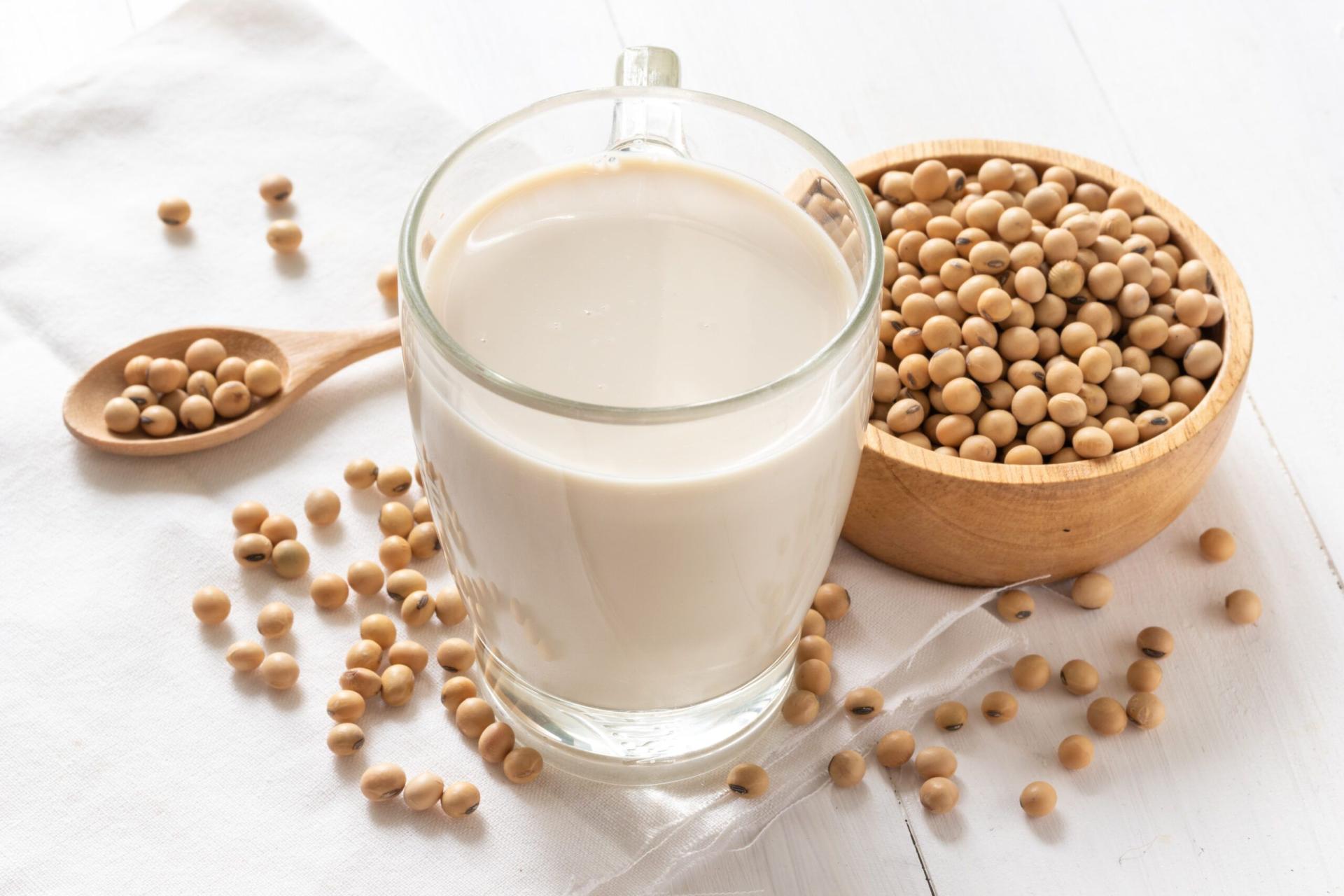 10 Rekomendasi Merek Susu Kedelai Terbaik saat Puasa - Hello Sehat