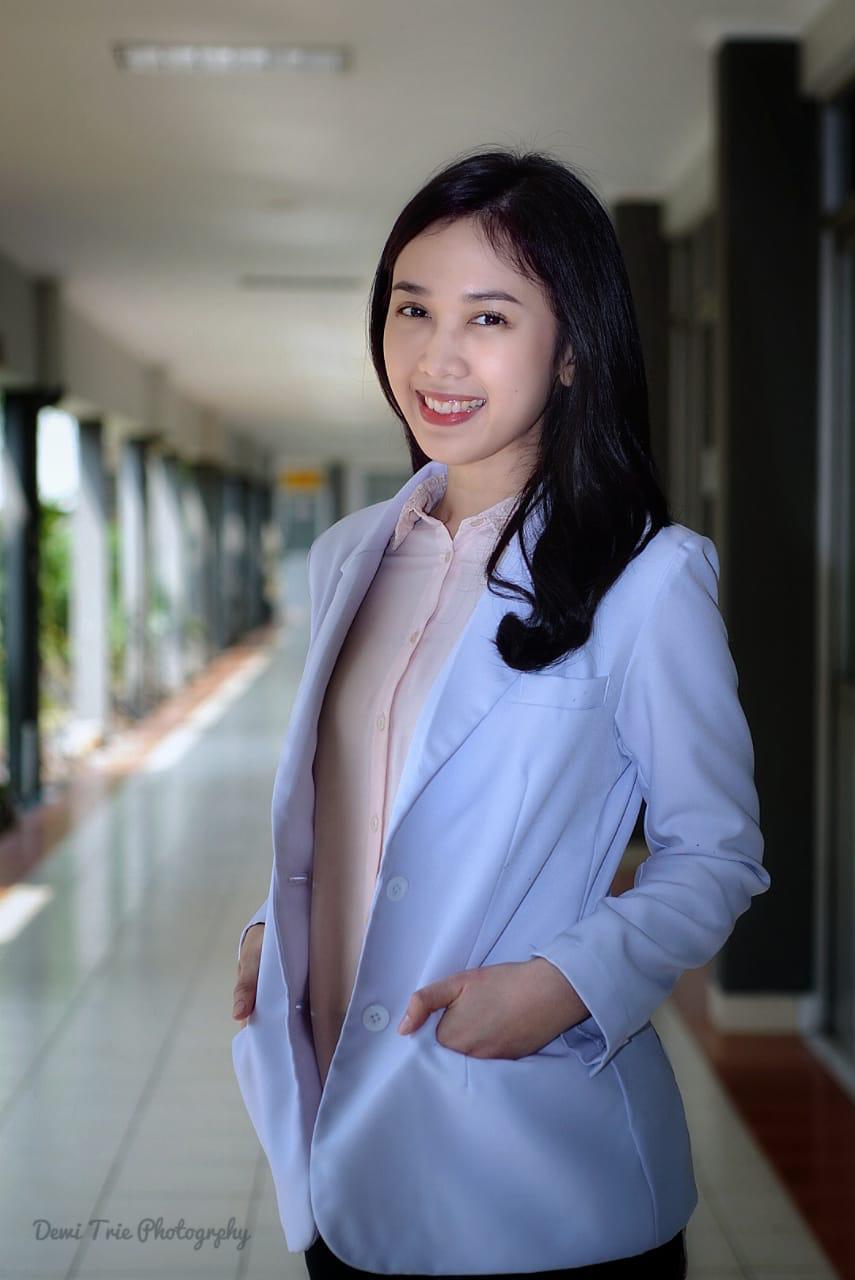 dr. Pratiwi Utami, Hello Sehat