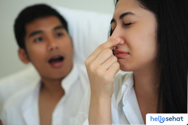 5 Cara Mengatasi Bau Mulut Orang Minum Alkohol - Hello Sehat