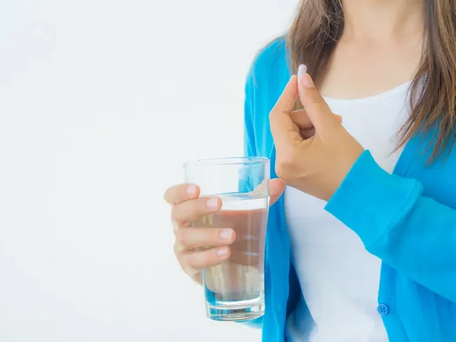 Clotrimazole: Kegunaan, Dosis, Efek Samping, dll. - Hello Sehat