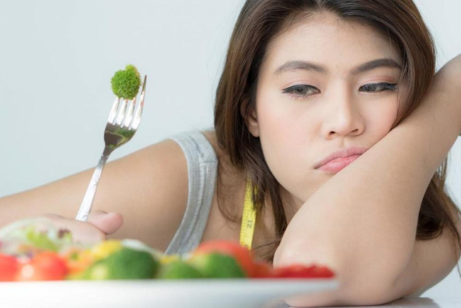 Eating Disorder: Gejala, Penyebab, dan Pengobatannya