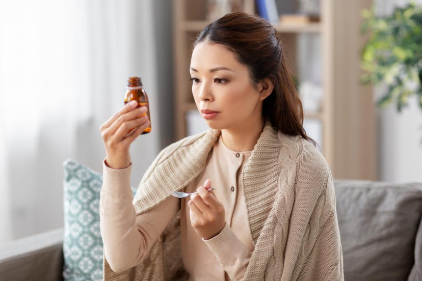 7 Rekomendasi Obat Batuk Kering Paling Ampuh - Hello Sehat