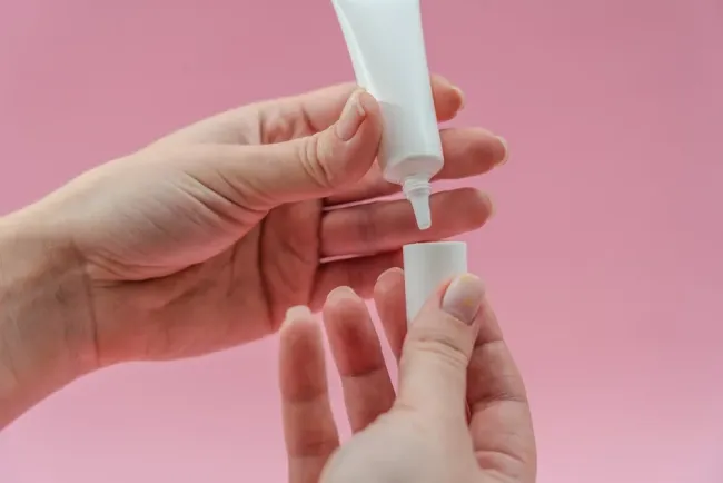 Podofilin: Kegunaan, Dosis, Efek Samping, dll. - Hello Sehat