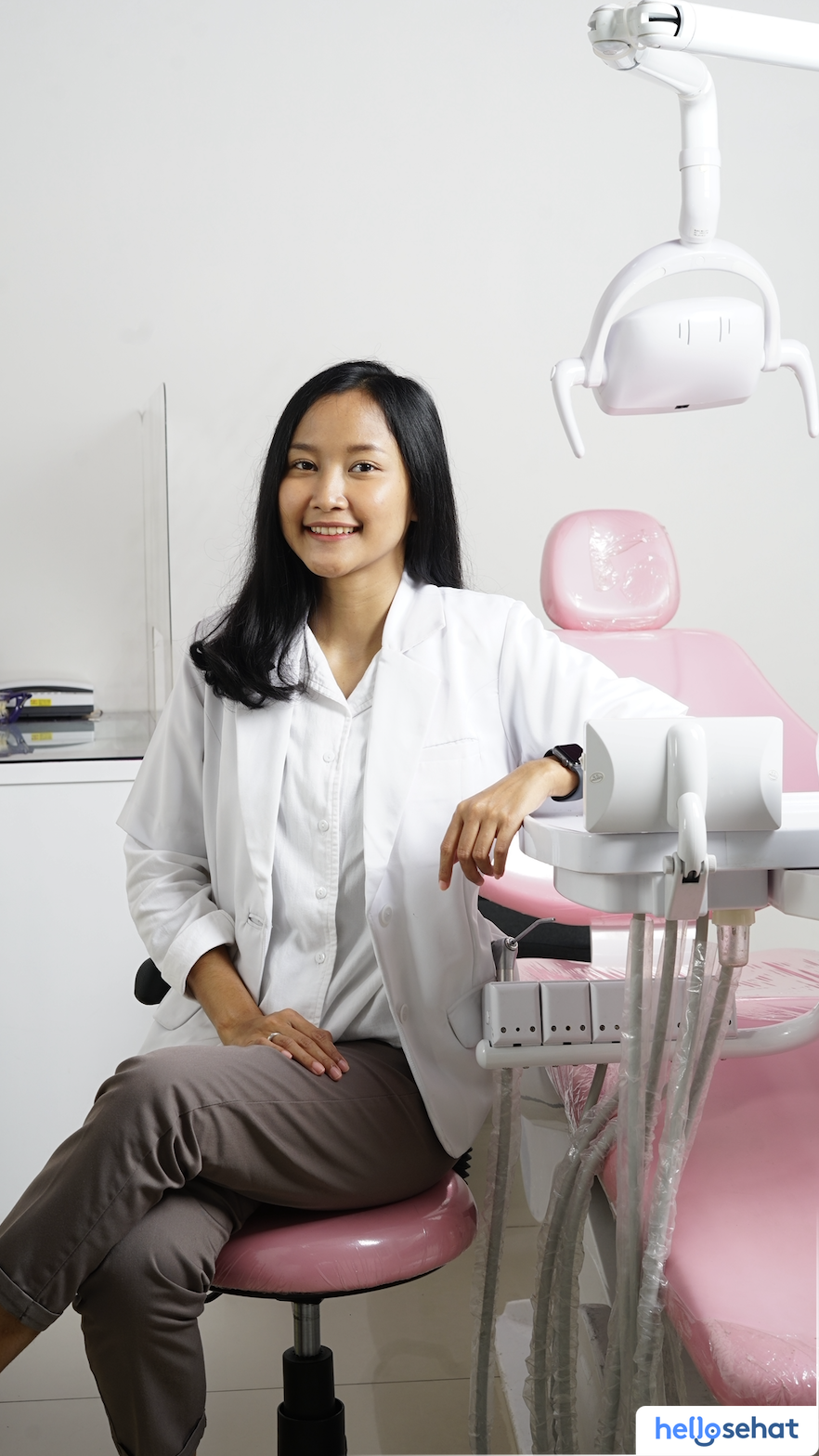 drg. Dara Sari Arini, Hello Sehat