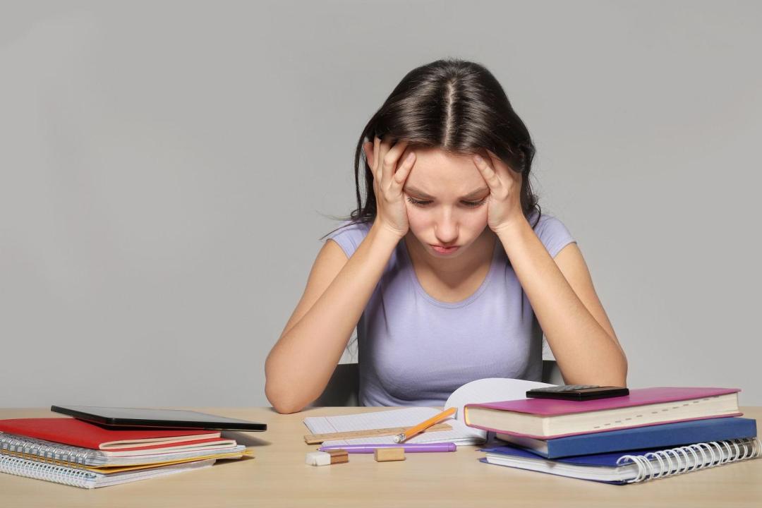 6 Cara Mengatasi Stres pada Remaja yang Efektif - Hello Sehat