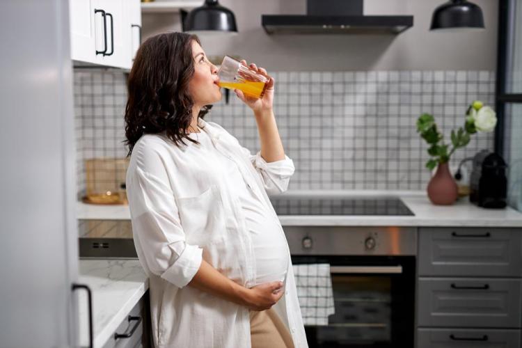 5 Minuman Yang Baik Untuk Ibu Hamil Dan Janin Hello Sehat