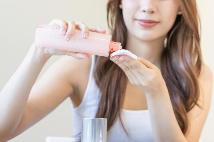 9 Rekomendasi Toner Untuk Kulit Berminyak Hello Sehat