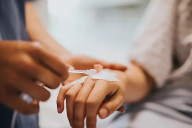 Terapi Ozon: Prosedur, Manfaat, Efek Samping - Hello Sehat