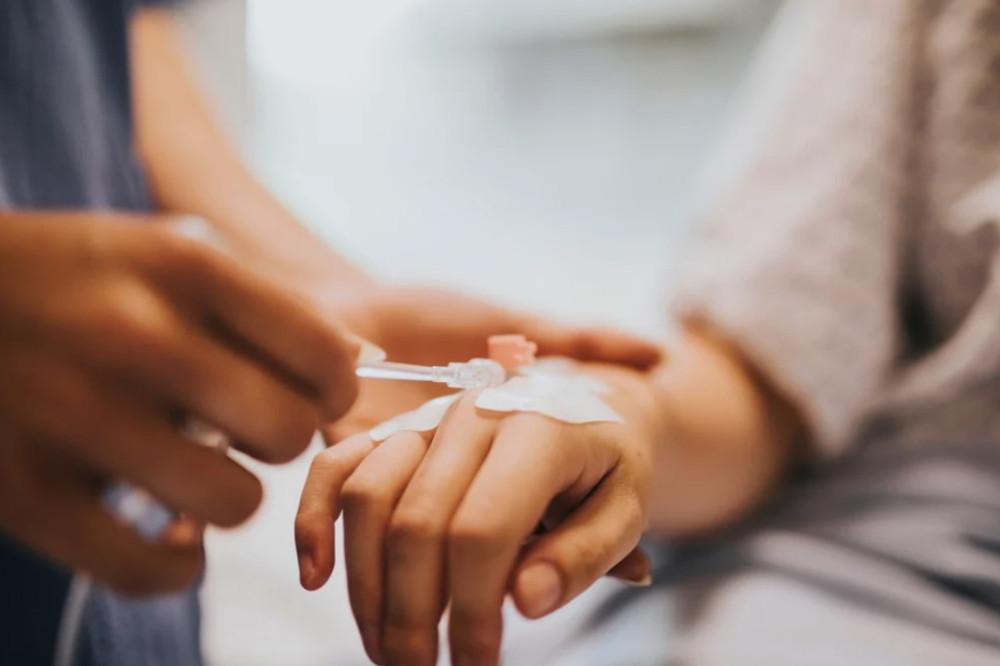 Atracurium: Kegunaan, Dosis, Efek Samping, dll. - Hello Sehat