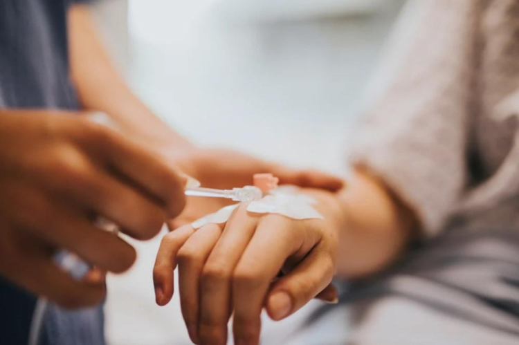 Atracurium: Kegunaan, Dosis, Efek Samping, dll. - Hello Sehat