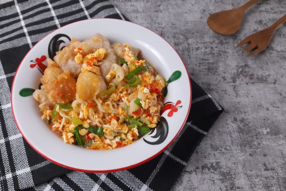 Ketahui Kalori Seblak, Jajanan Pedas Favorit - Hello Sehat