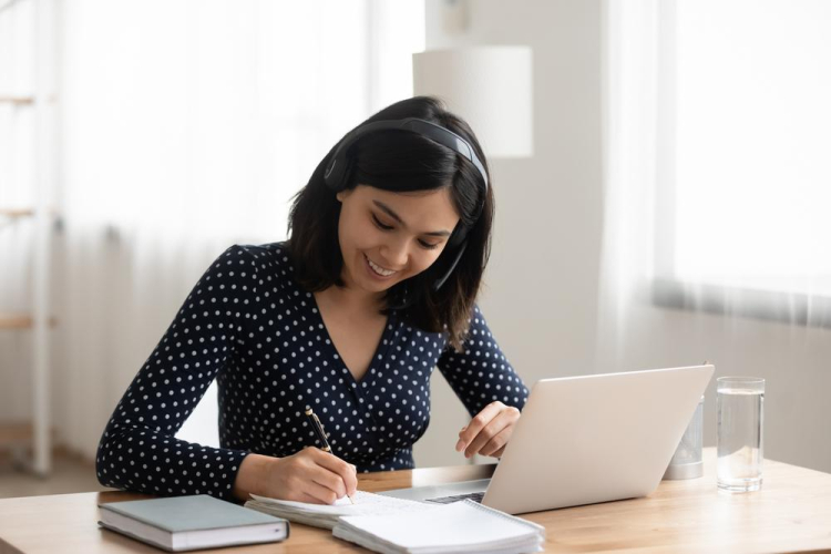 7 Cara agar Tulisan Tangan Lebih Bagus dan Rapi - Hello Sehat