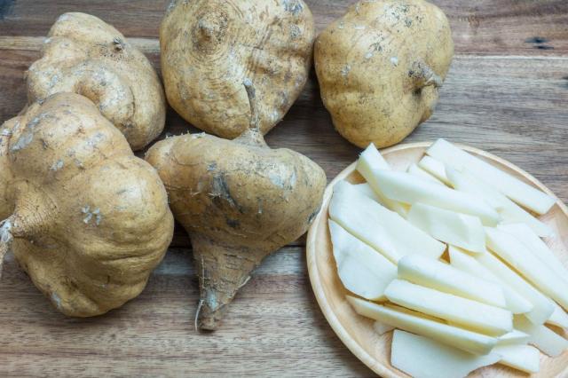 9 Manfaat Bengkoang untuk Kesehatan Tubuh - Hello Sehat