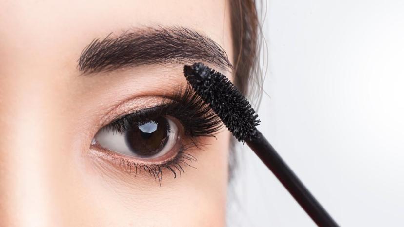 10 Maskara yang Bagus dan Terbaik Bikin Bulu Mata Lentik - Hello Sehat