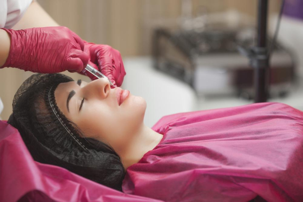 Manfaat Skin Booster, Kenali Jenis dan Efek Sampingnya