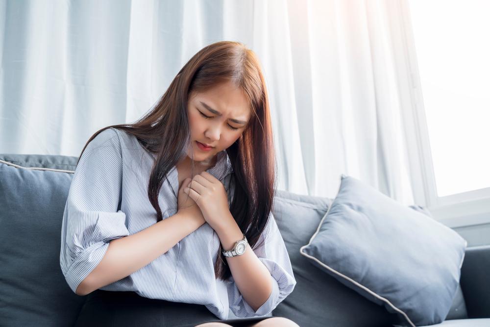 Infark Miokard Akut: Gejala, Penyebab, Pengobatan - Hello Sehat