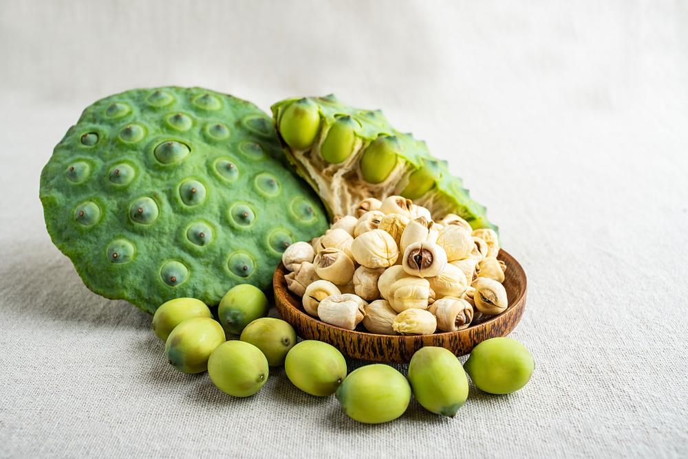 7 Manfaat Biji Teratai yang Tidak Banyak Diketahui - Hello Sehat