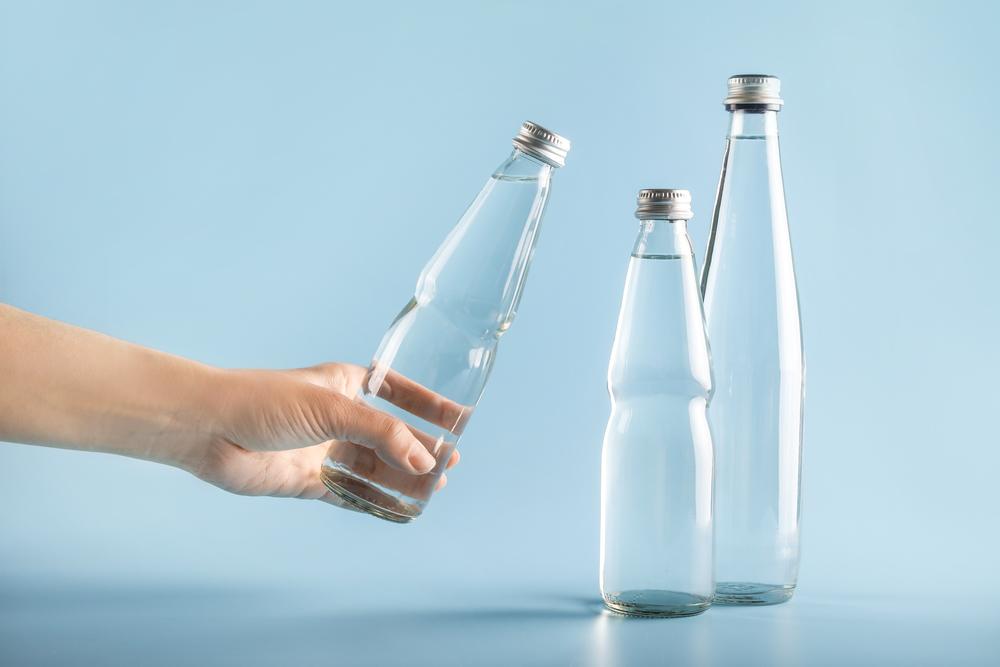 Perbedaan Air Mineral dan RO yang Belum Banyak Diketahui - Hello Sehat