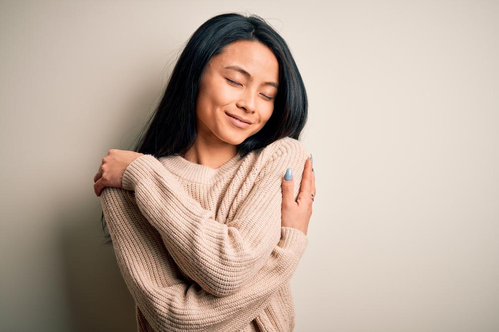 5 Manfaat Butterfly Hug, Memeluk Diri untuk Redakan Cemas