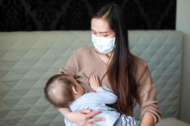 Ibu Sakit Bolehkah Menyusui? Ini Jawabannya - Hello Sehat