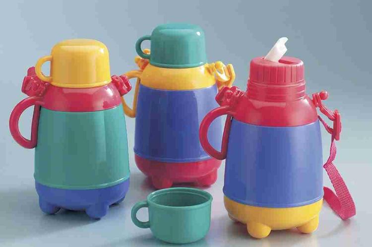 10 Rekomendasi Merk Botol Minum Terbaik untuk Anak