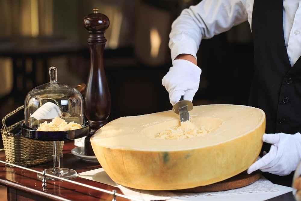 10 Rekomendasi Merk Keju Parmesan Terbaik, Paling Enak