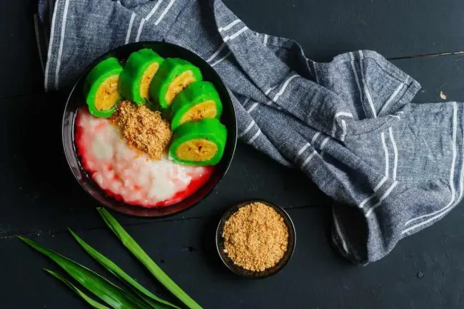 5 Resep Pisang Ijo Lembut untuk Camilan Segar Sehari-hari