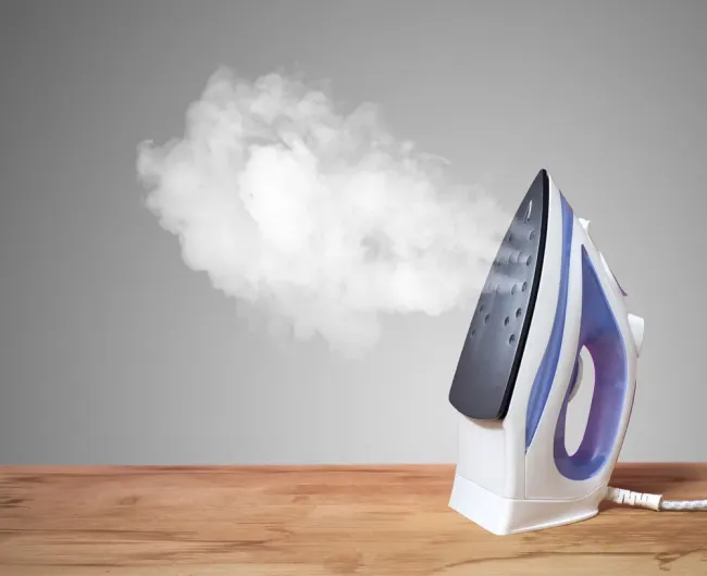 10 Setrika Uap Terbaik yang Cocok untuk Dibawa Travelling - Hello Sehat