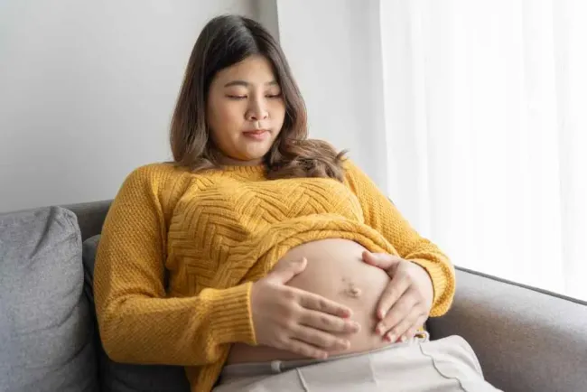 Hamil 6 Bulan, Janin Mulai Mengenali Suara Ibu - Hello Sehat