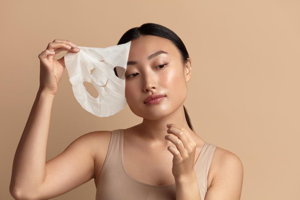 10 Masker Wajah untuk Kulit Sensitif yang Bagus dan Murah - Hello Sehat