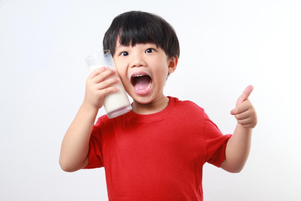 Nutrisi Susu Anak yang Penting untuk Pertumbuhan - Hello Sehat