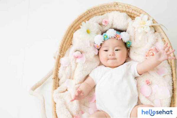 200 Nama Bayi Perempuan Huruf R yang Modern Beserta Maknanya