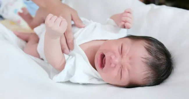 Meningitis pada Bayi: Gejala, Penyebab, dan Pengobatan